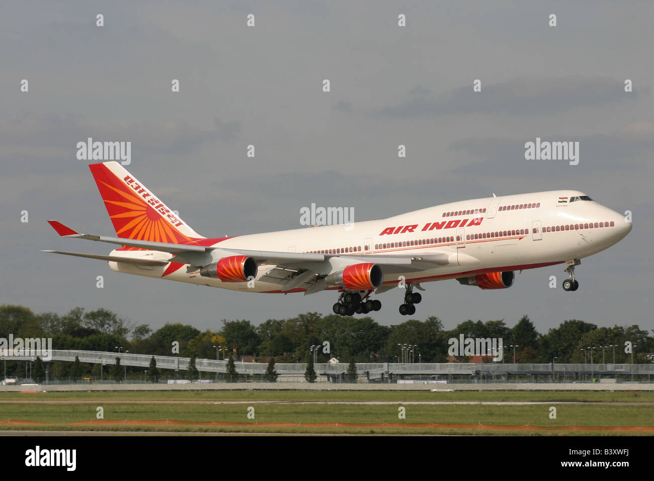AIR INDIA NEW COLOURS 747 Stock Photo - Alamy