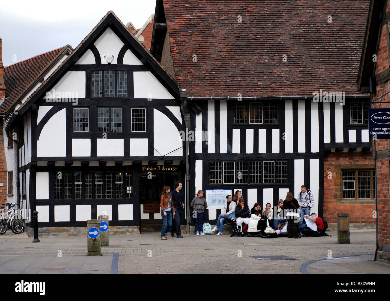 Stratford upon avon library hi-res stock photography and images - Alamy