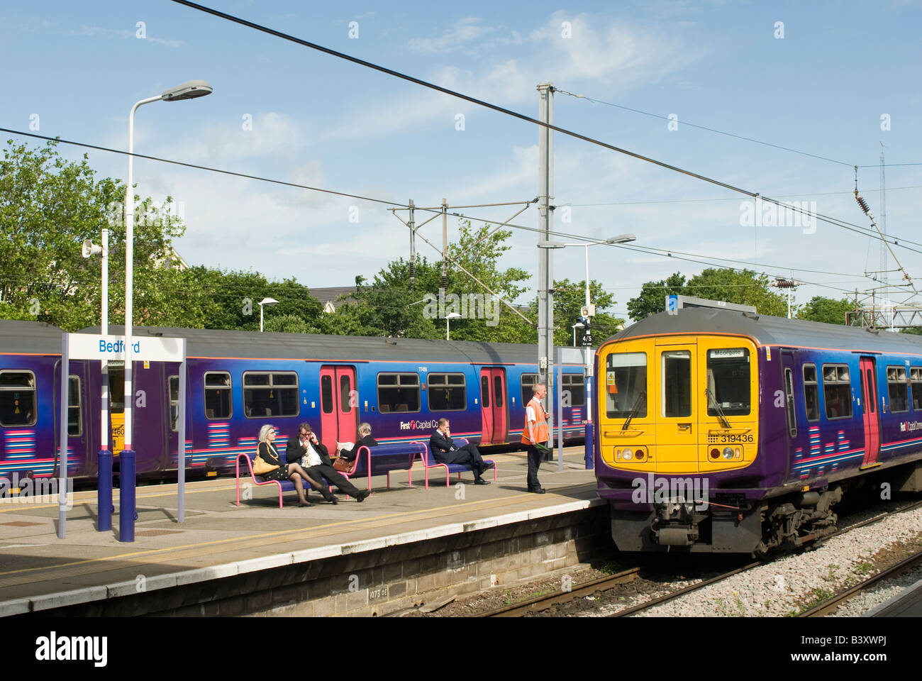 Class 319 train in first capital connect livery bound for moorgate ...