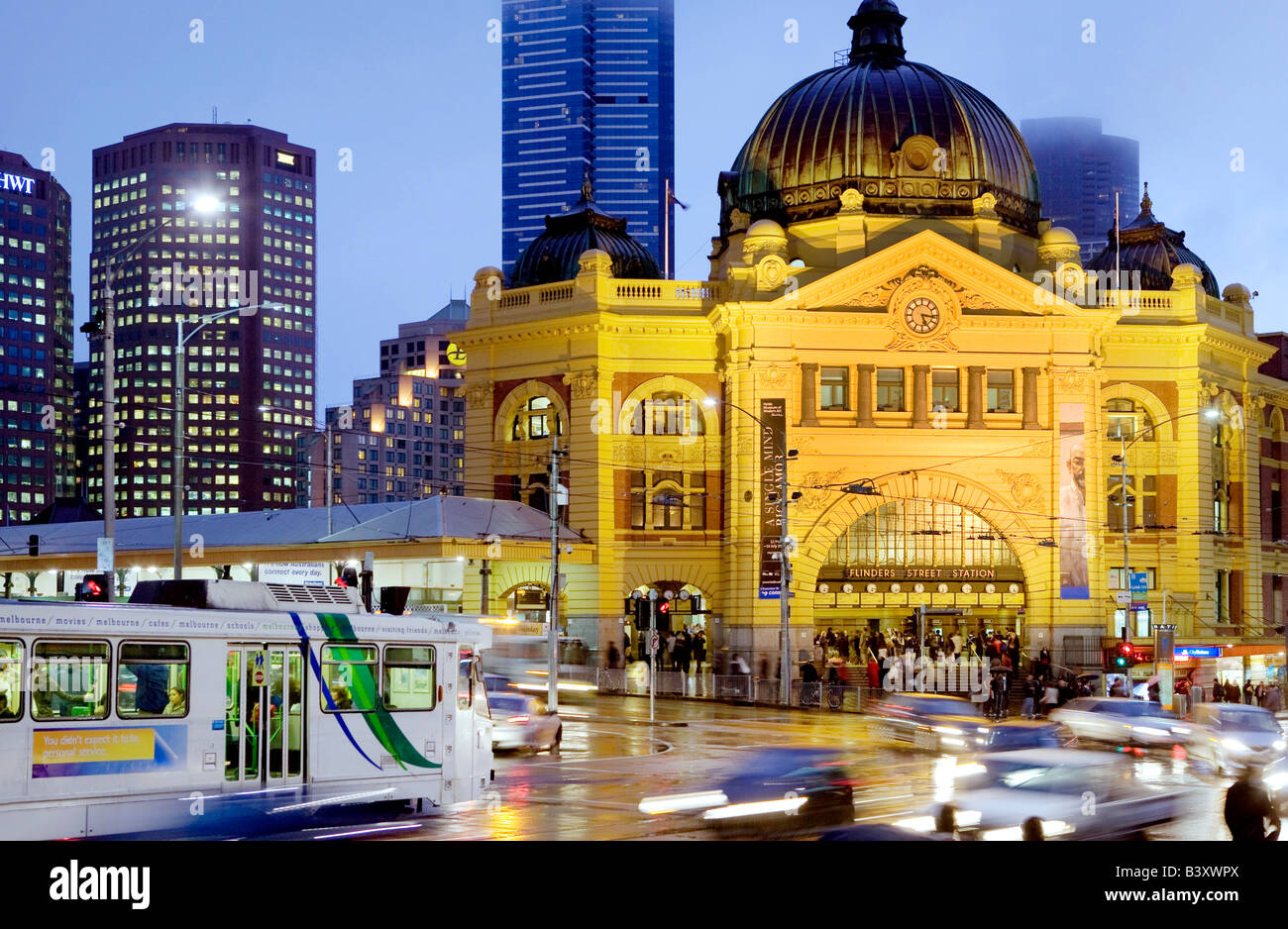 Melbourne flinders station hi-res stock photography and images - Alamy