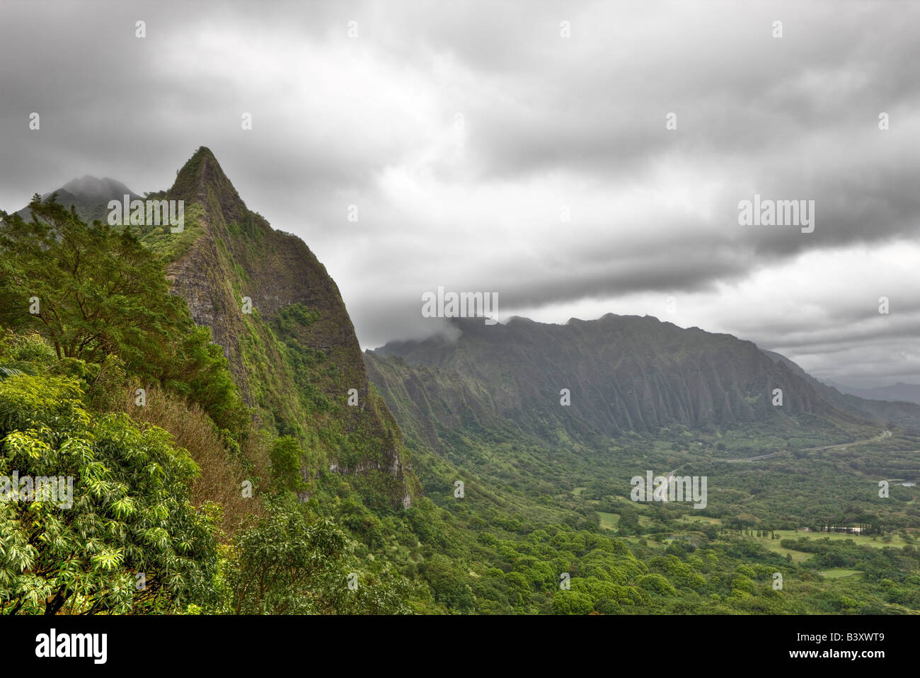 View of Nuuanu Pali Lookout Oahu Pacific Ocean Hawaii USA Stock Photo ...