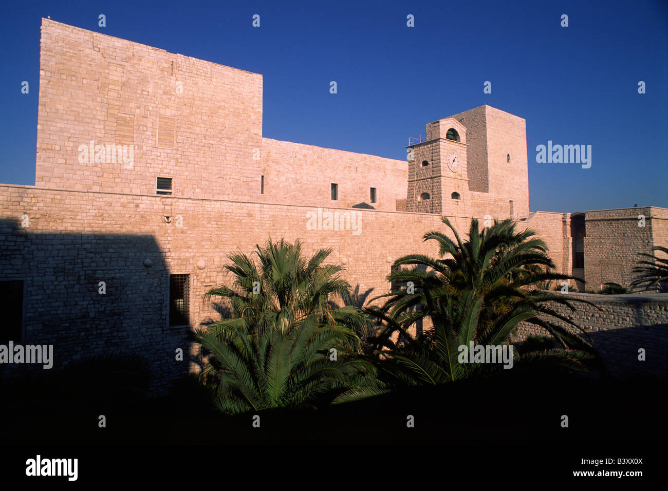 Castles in apulia hi-res stock photography and images - Alamy