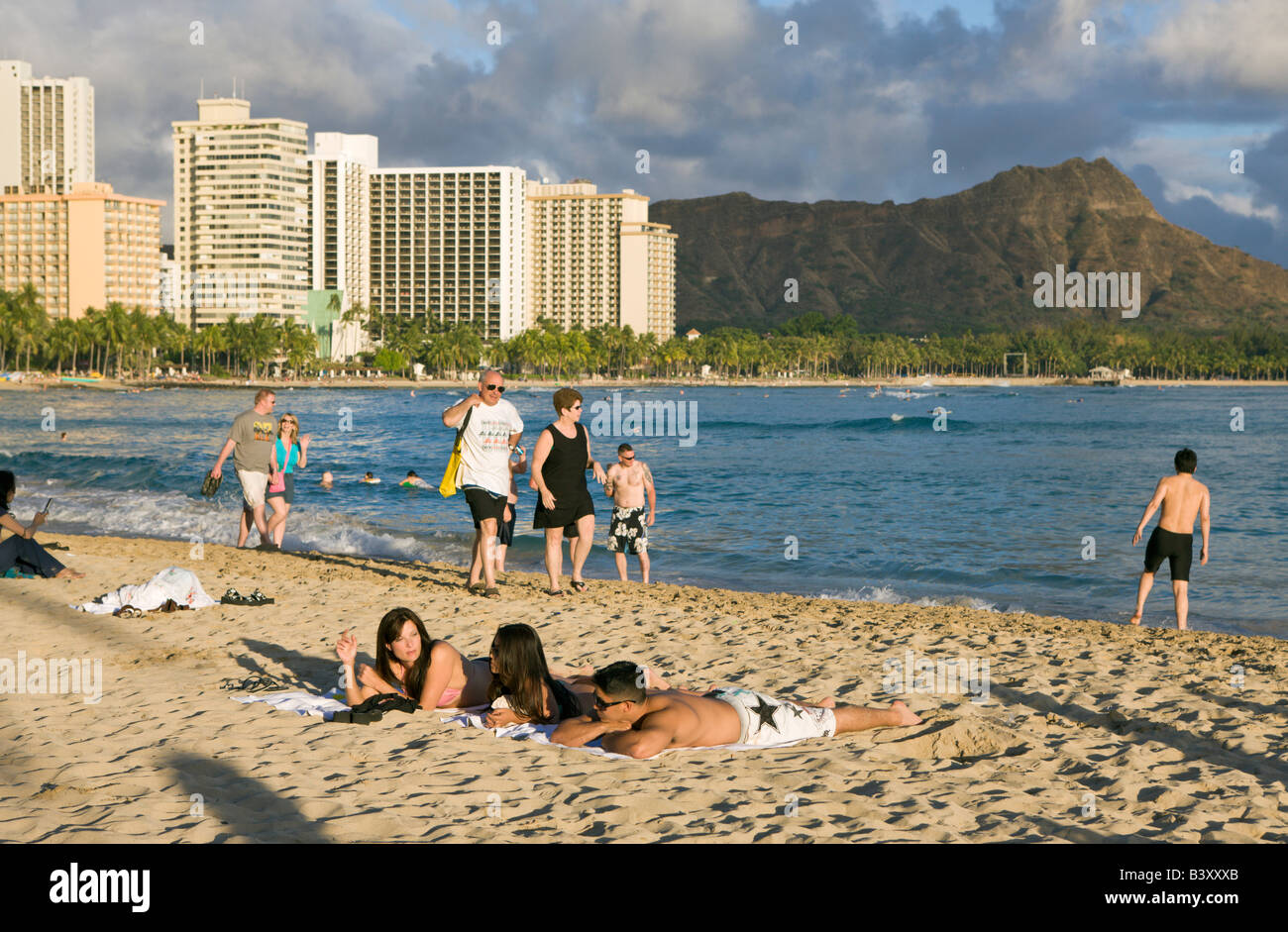 Waikiki Beach and Diamond Head Volcanic Crater Honolulu Oahu Pacific ...
