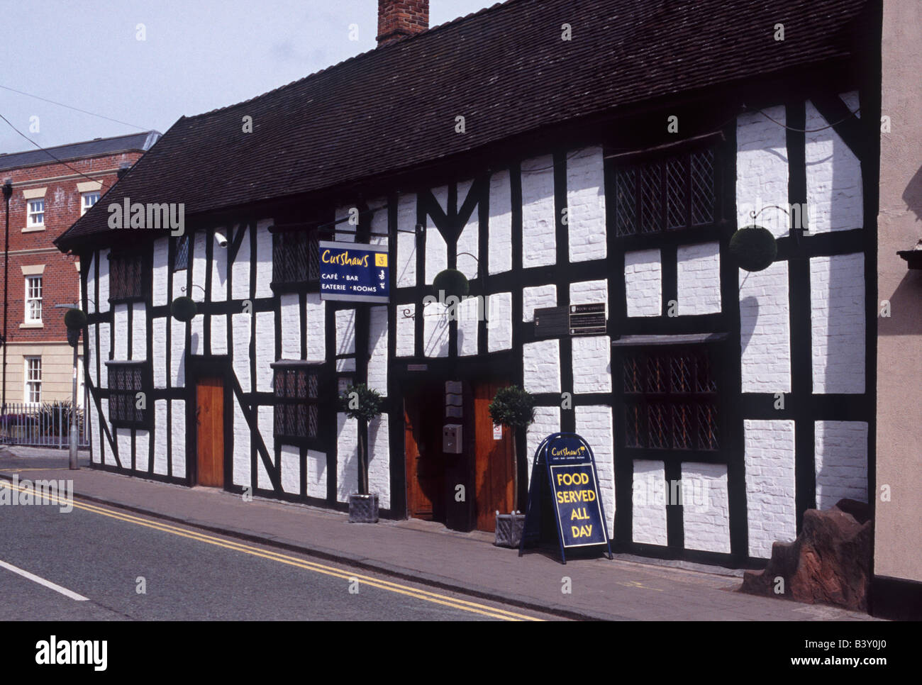 Almshouse medieval building hi-res stock photography and images - Alamy