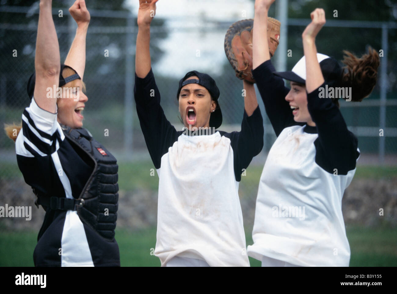 Female softball players cheering hi-res stock photography and images ...