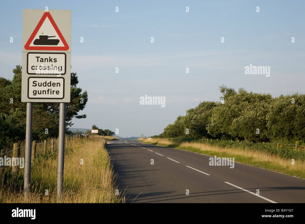 Road sign warning tanks crossing hi-res stock photography and images ...