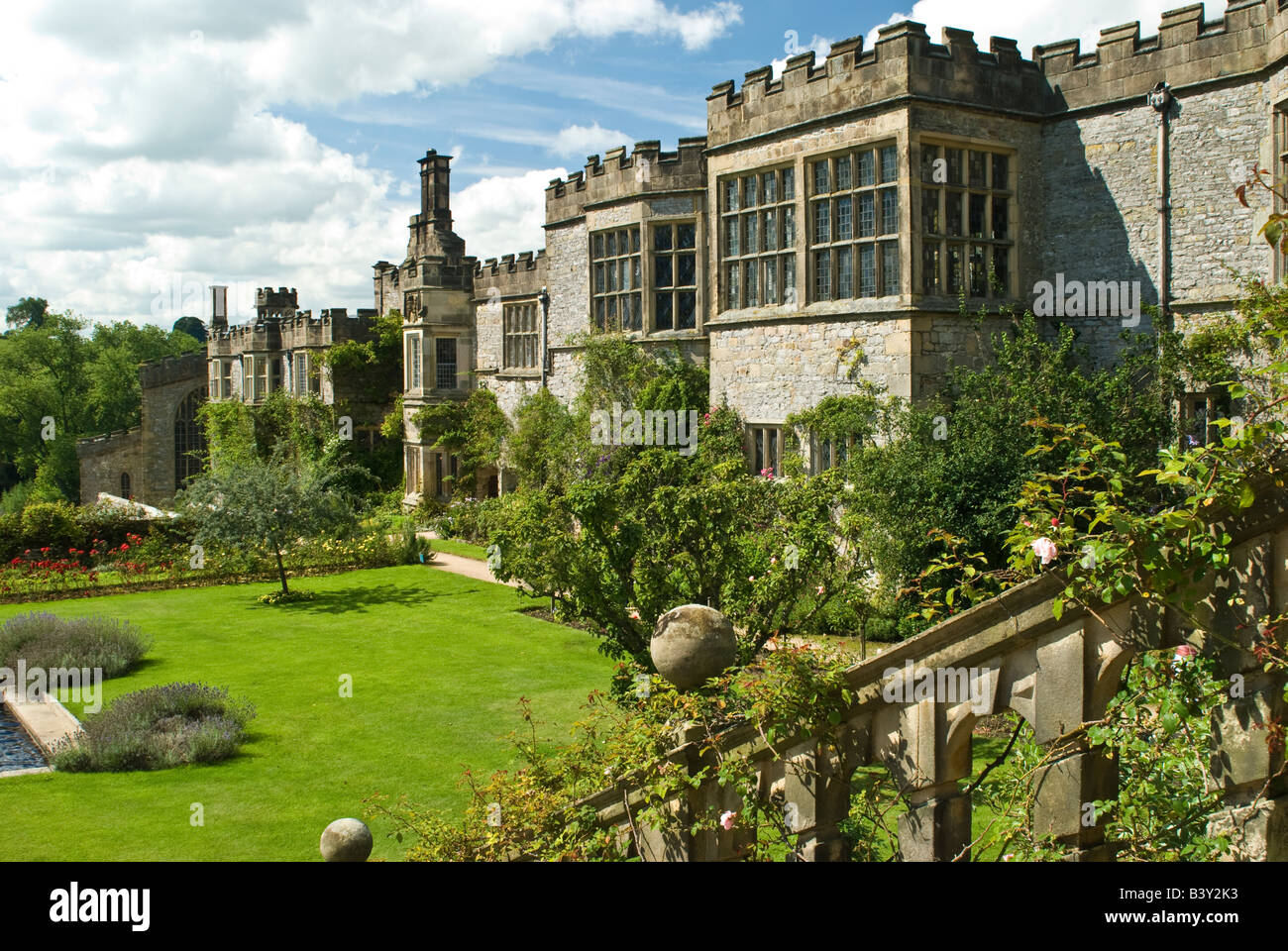 Medieval manor hi-res stock photography and images - Alamy