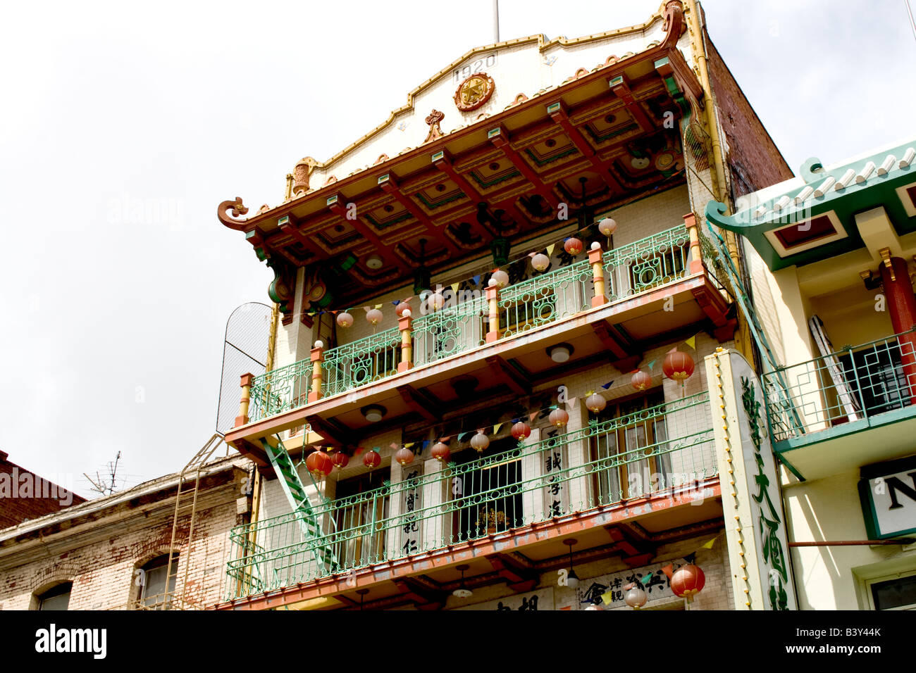 A building in Chinatown, San Francisco, California Stock Photo - Alamy