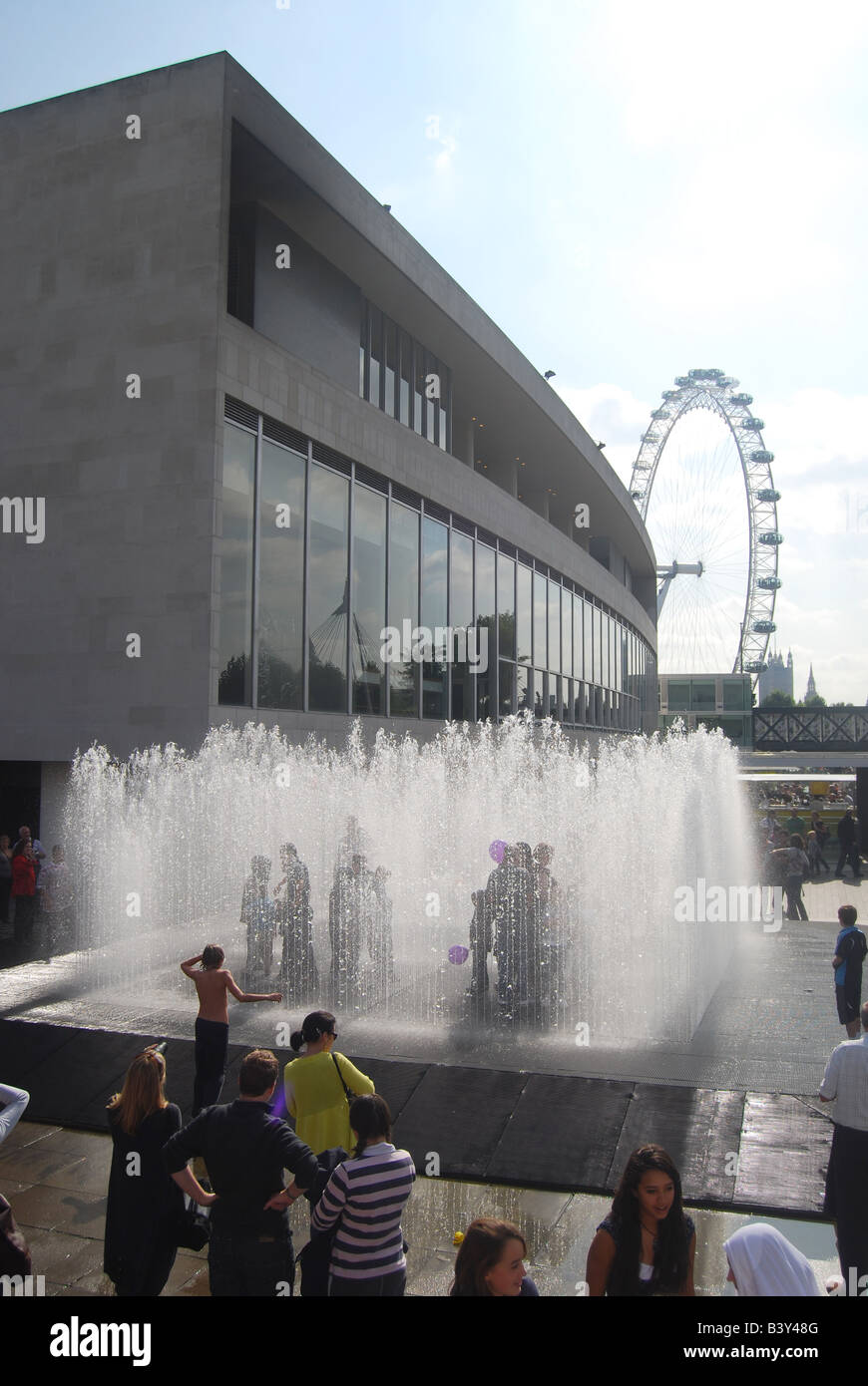 Water fountains royal festival hall hi-res stock photography and images ...