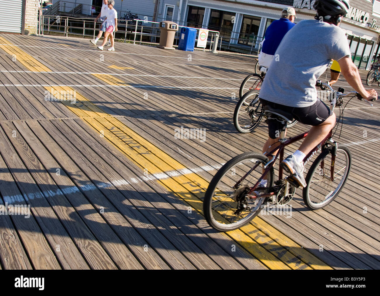 Bicycle boardwalk hi-res stock photography and images - Alamy