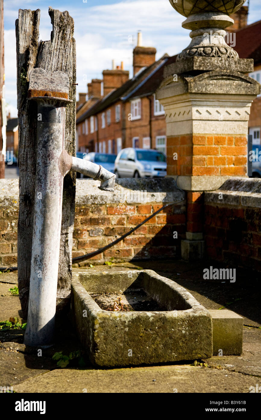 Village pump uk High Resolution Stock Photography and Images - Alamy