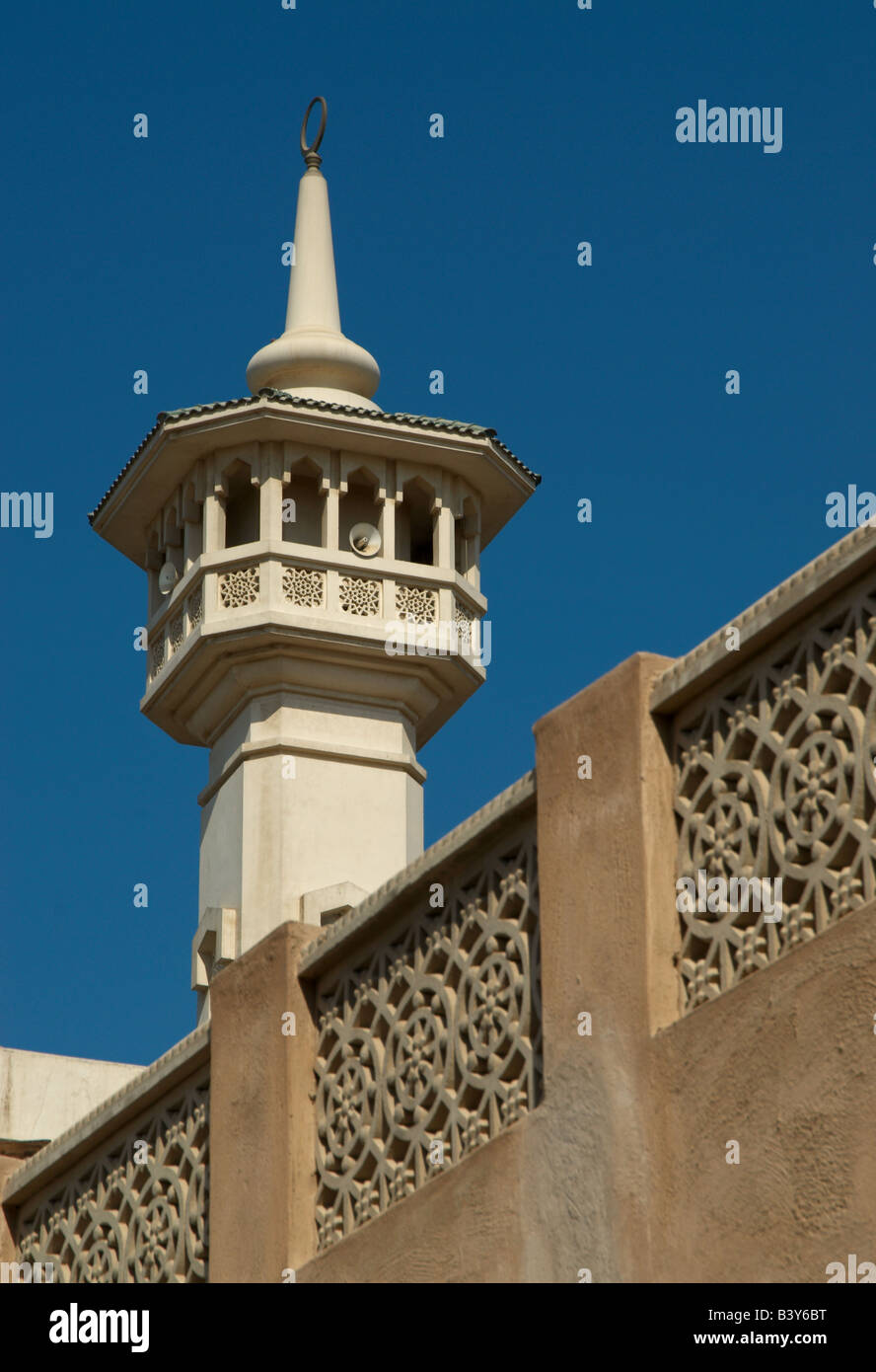 Minaret in the Bastakia heritage area in Dubai Stock Photo - Alamy
