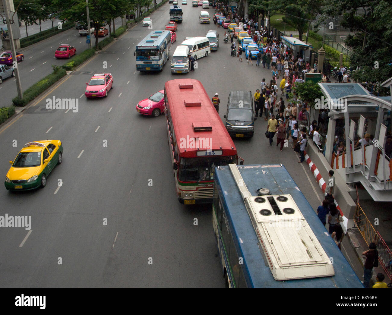 Traffic chaos hi-res stock photography and images - Alamy