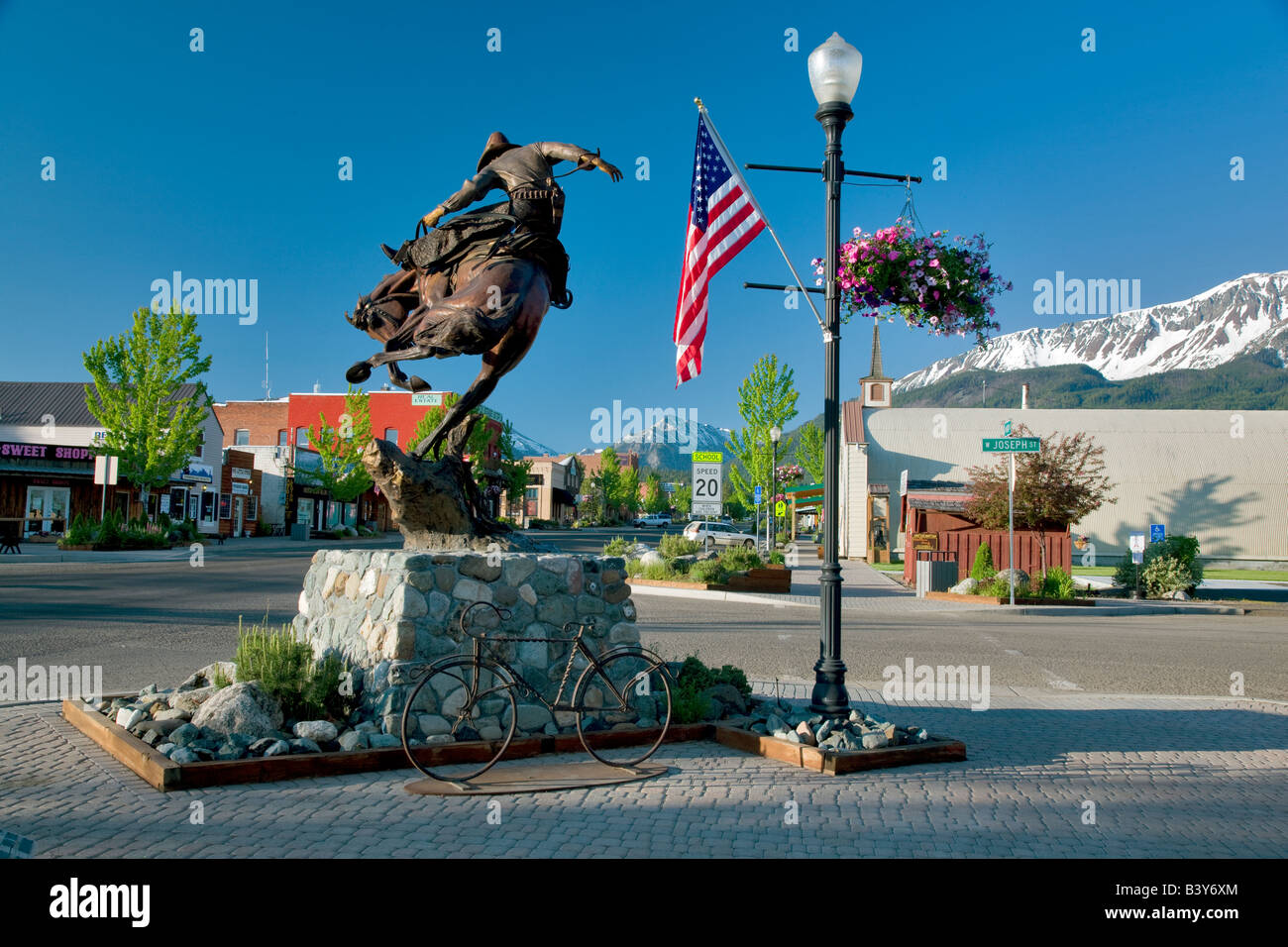 Downtown Joseph Oregon with Wallowa Mountains Stock Photo - Alamy