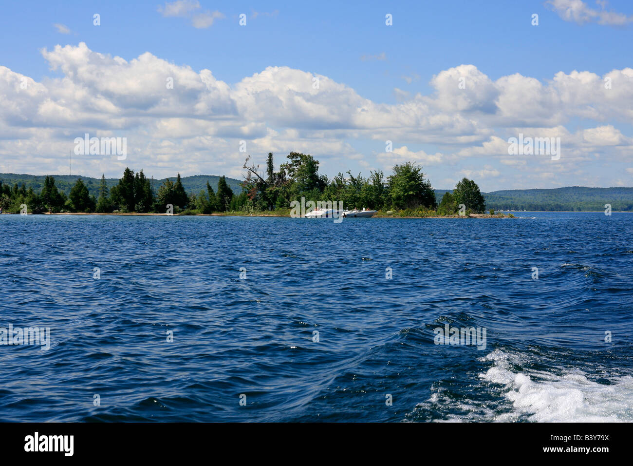 Lake Superior in Munising Michigan USA US Great Lakes beautiful ...