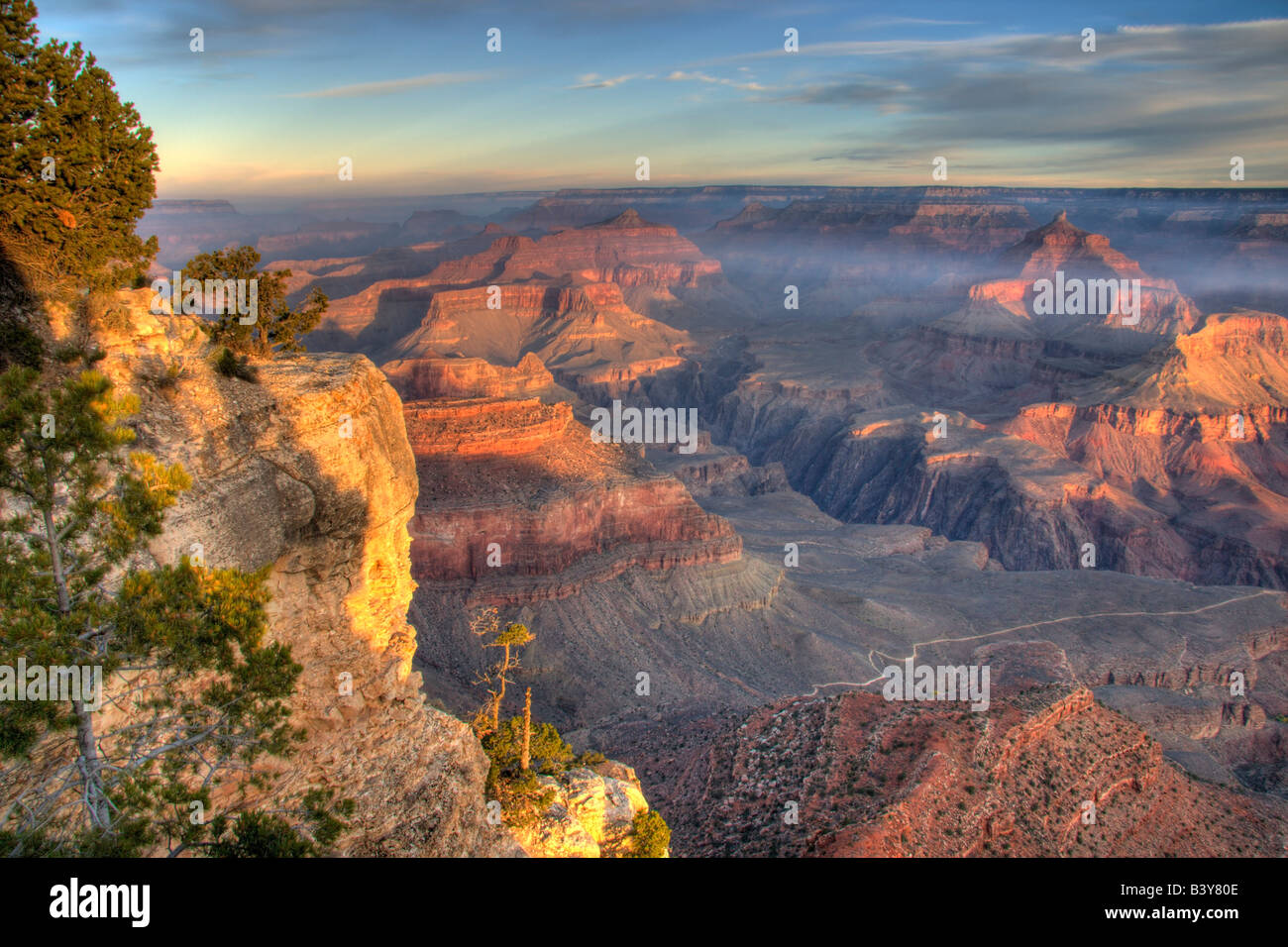 AZ, Arizona, Grand Canyon National Park, South Rim, sunrise at Yavapai ...