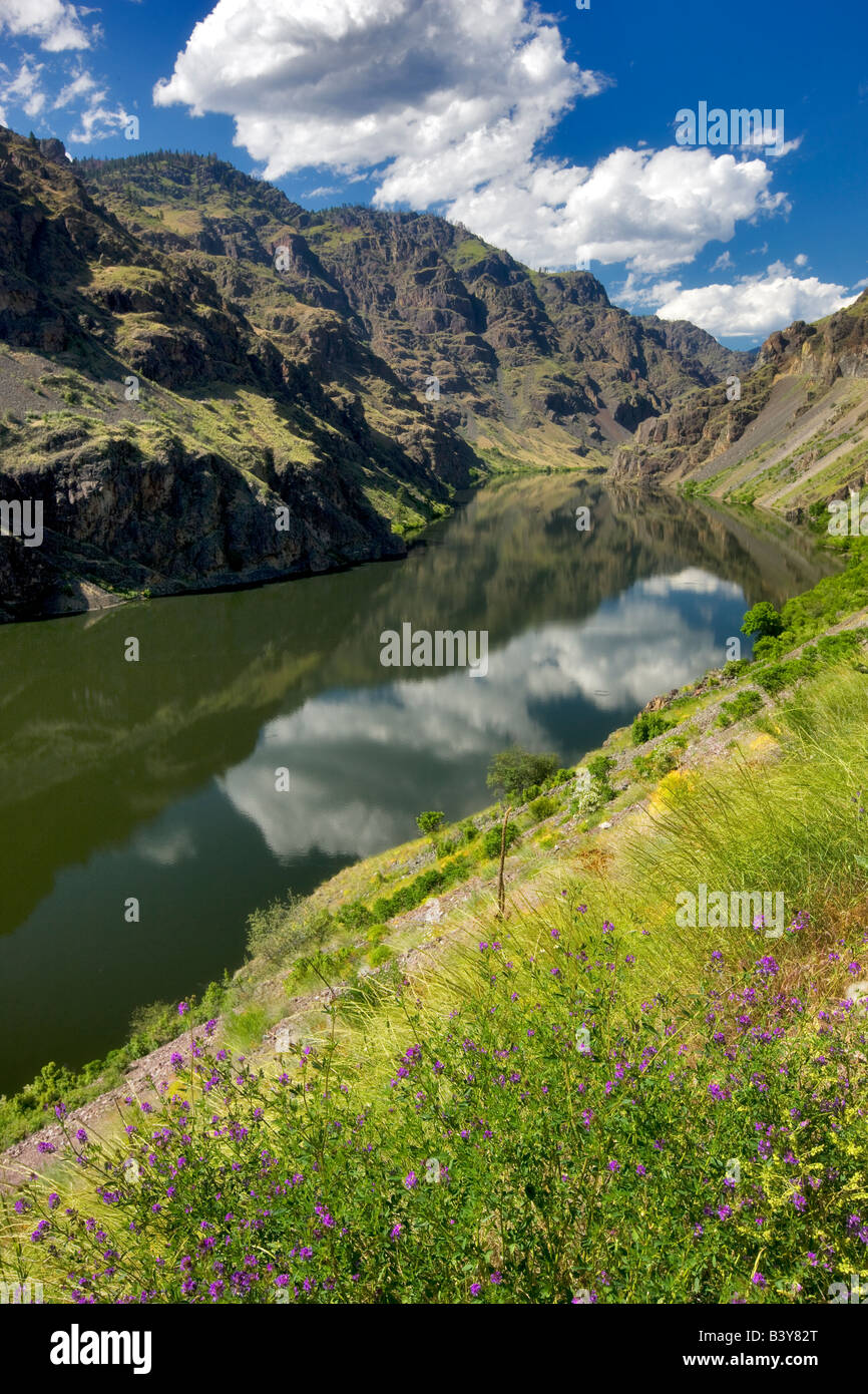 Reflection in Hell s Canyon Dam Hell s Canyon National Recreation areas ...
