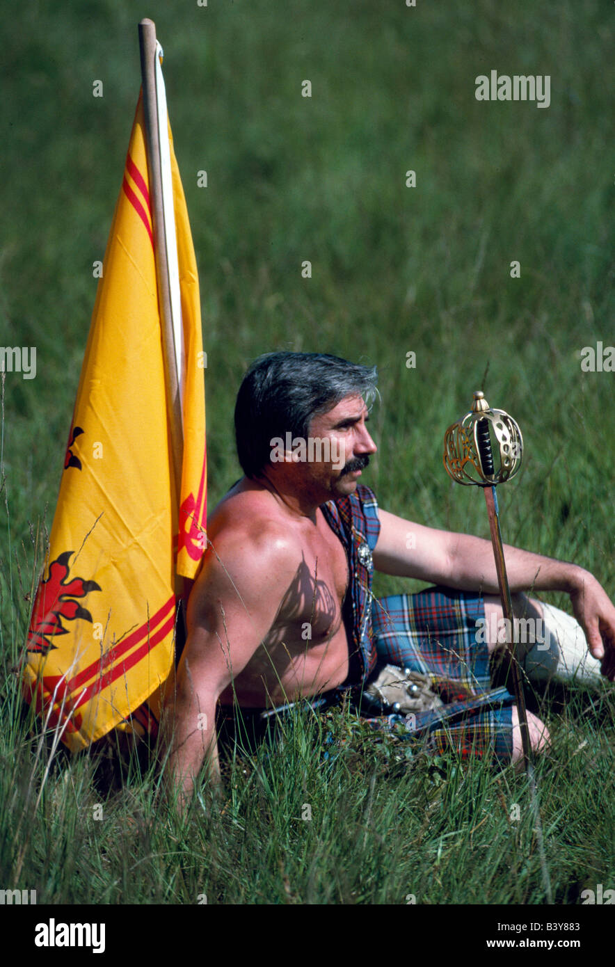 White cockade society hi-res stock photography and images - Alamy