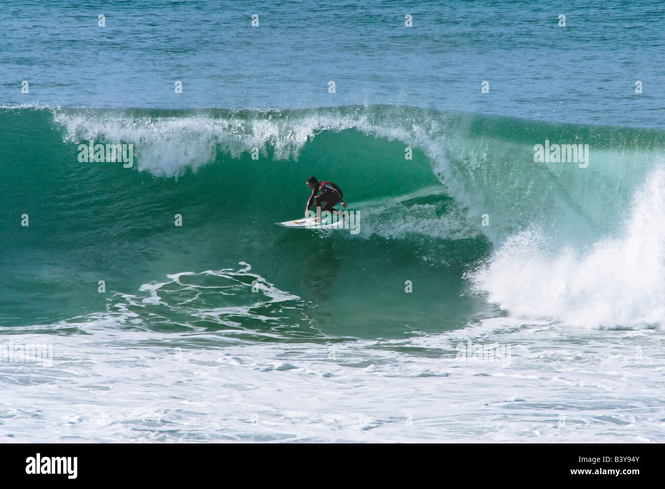 USA, California, Encinitas. Surfing storm swells at Swami's Beach Stock ...