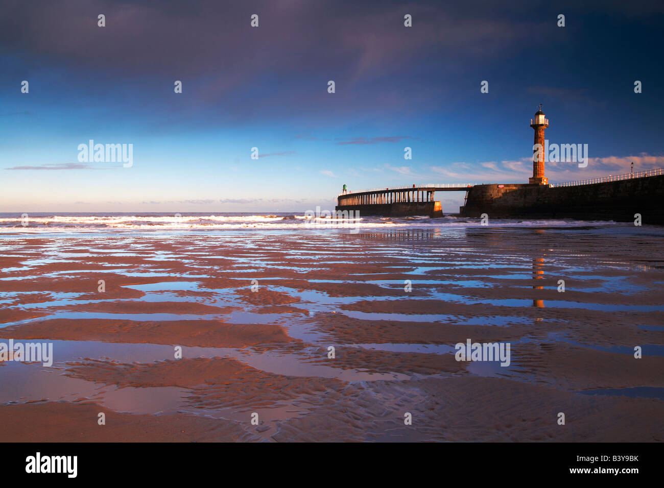 Lighthouse and tide pool hi-res stock photography and images - Alamy