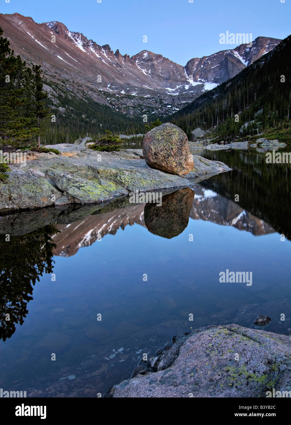 USA, Colorado, Rocky Mountain NP. The peaks surrounding Glacier Gorge ...