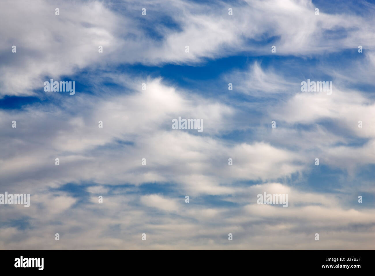 Horizontal clouds hi-res stock photography and images - Alamy