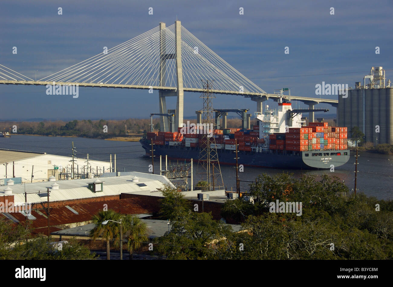 USA, Georgia, Savannah, historic district, container ship on Savannah ...
