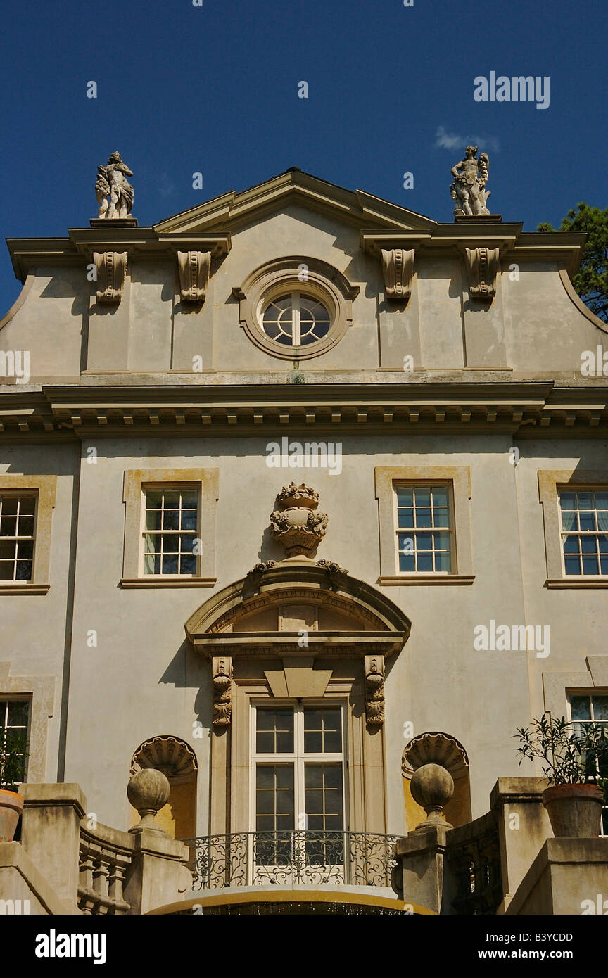 North America, USA, Georgia, Atlanta. A view of the historic Swan House ...