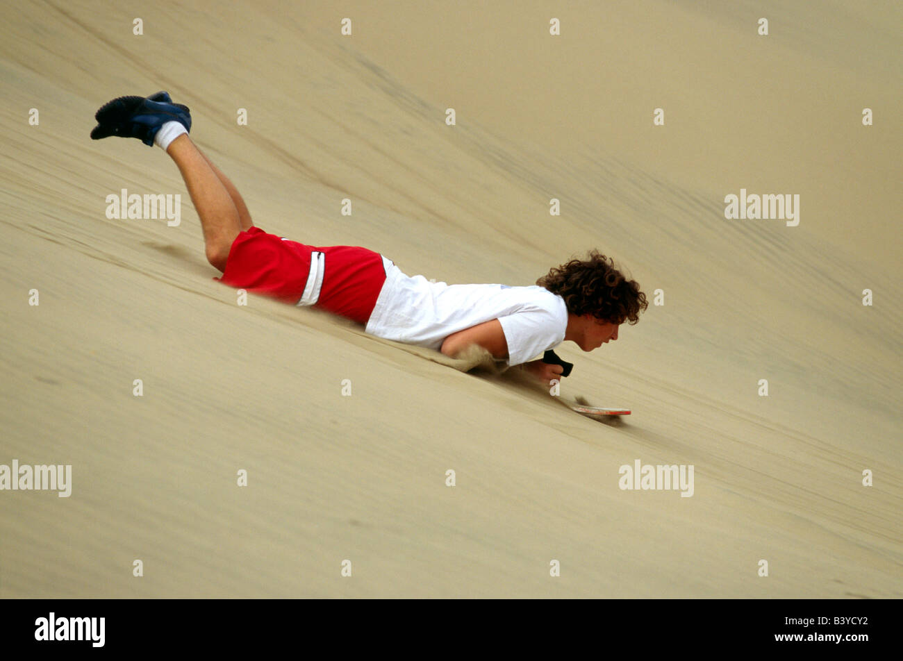 Huacachina sandboarding hi-res stock photography and images - Alamy
