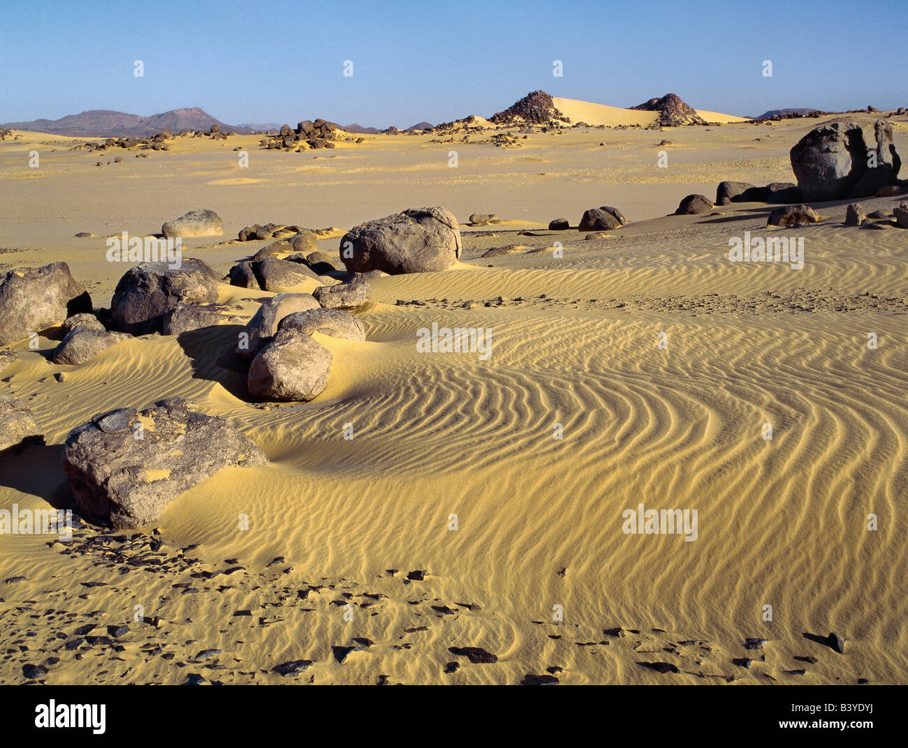 Sudan, Sahara Desert, The Northern or Libyan Desert in northwest Sudan ...