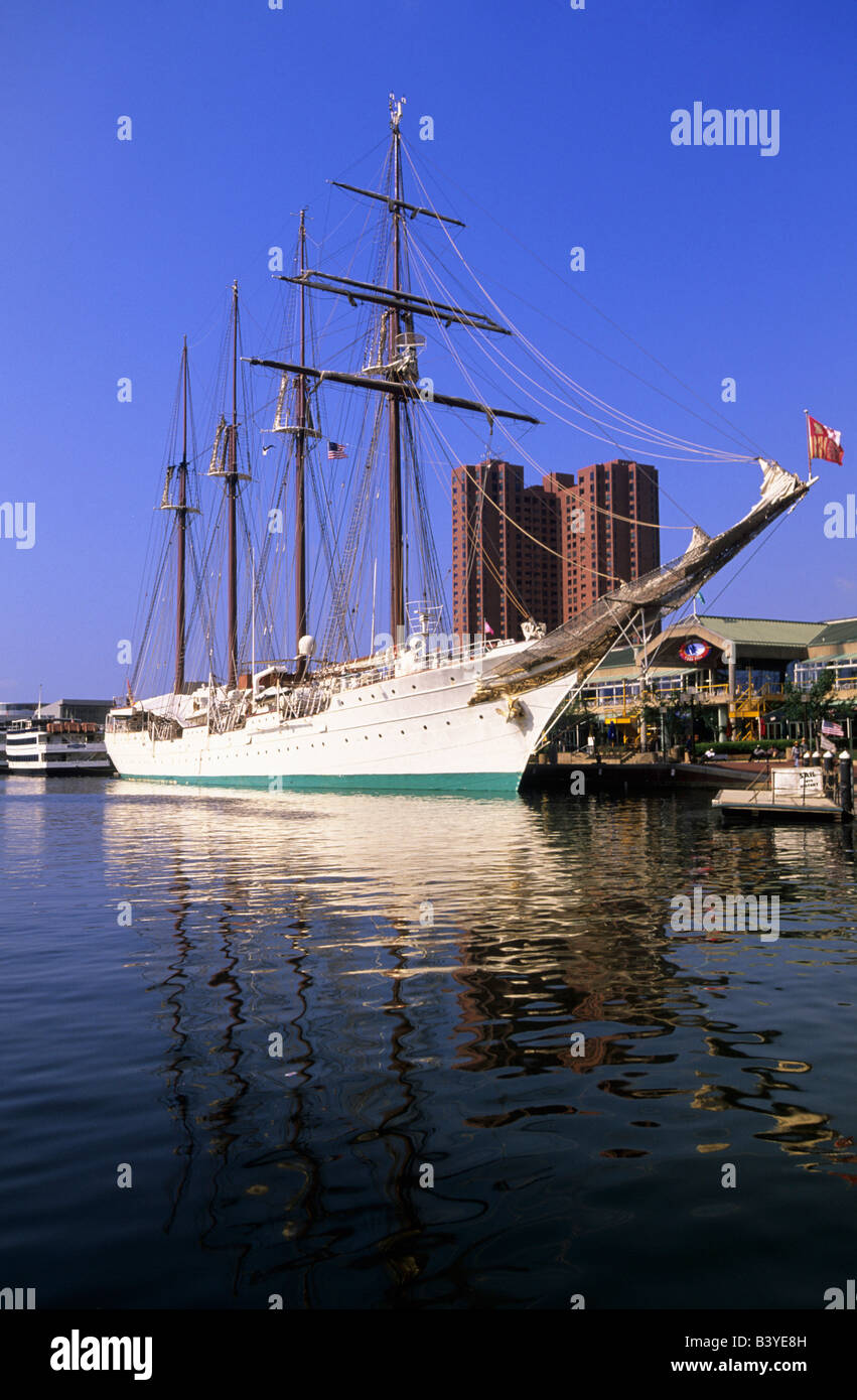 Baltimore clipper ship hi-res stock photography and images - Alamy