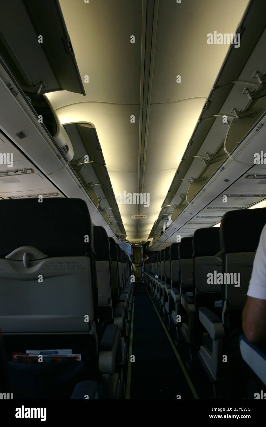 Aisle seat hi-res stock photography and images - Alamy