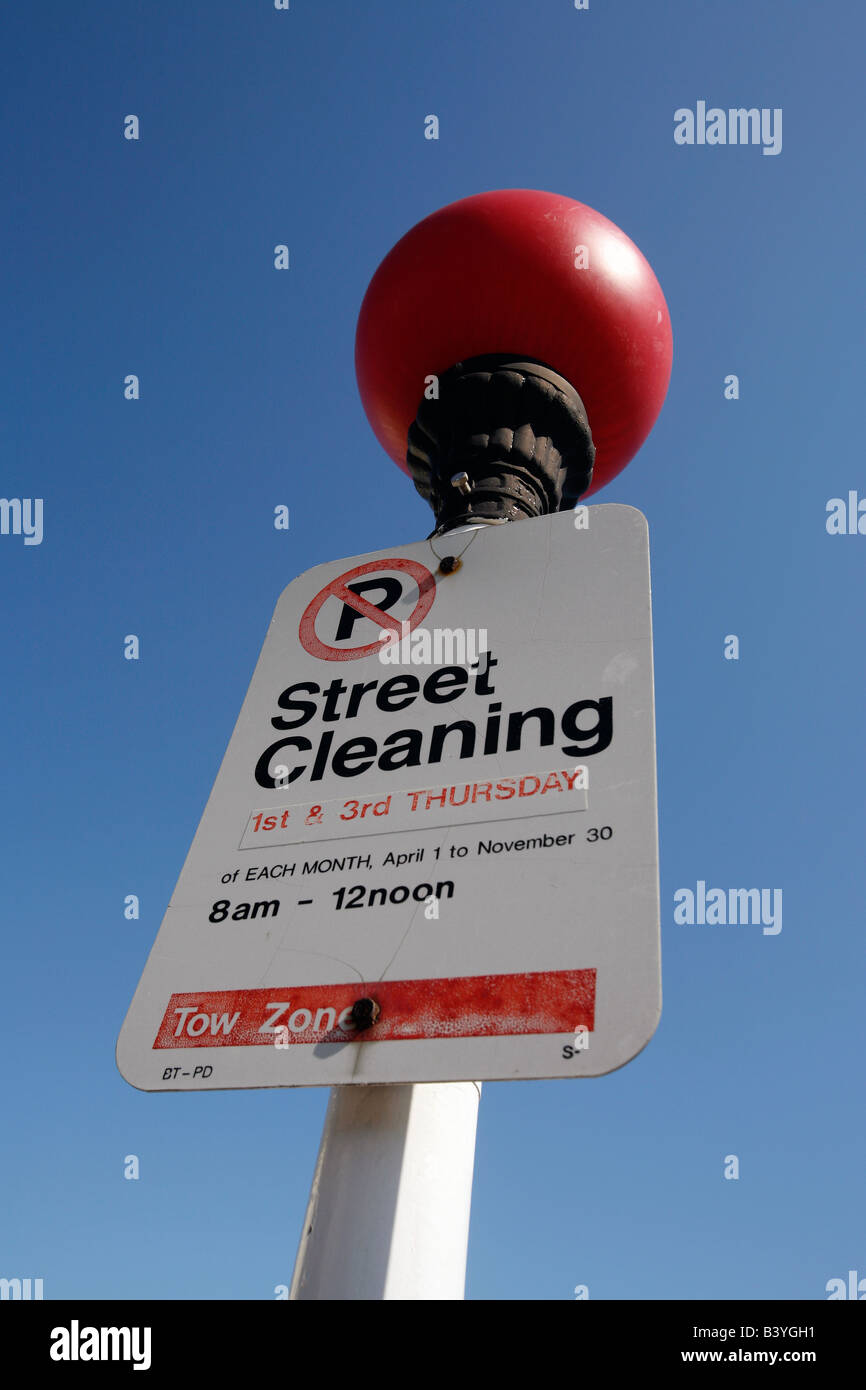 street cleaning sign Stock Photo - Alamy