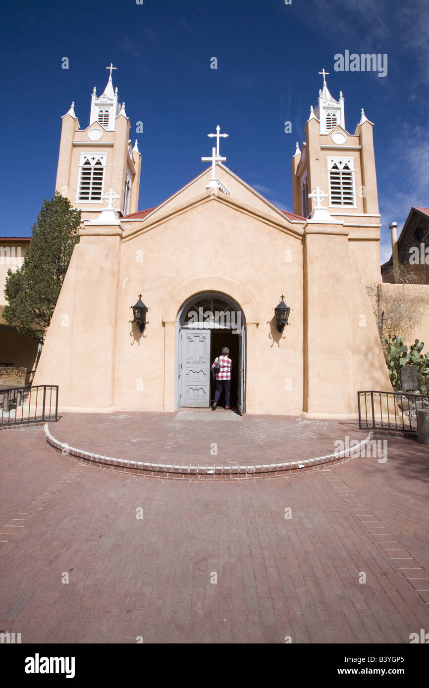 Colonial spanish albuquerque church in hi-res stock photography and ...