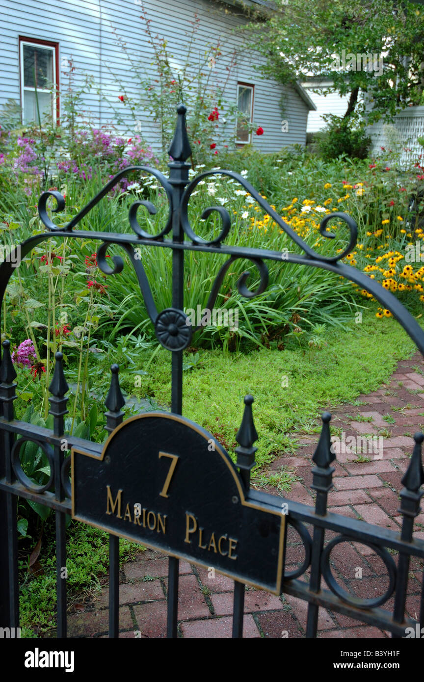 Wrought iron gate new york hi-res stock photography and images - Alamy
