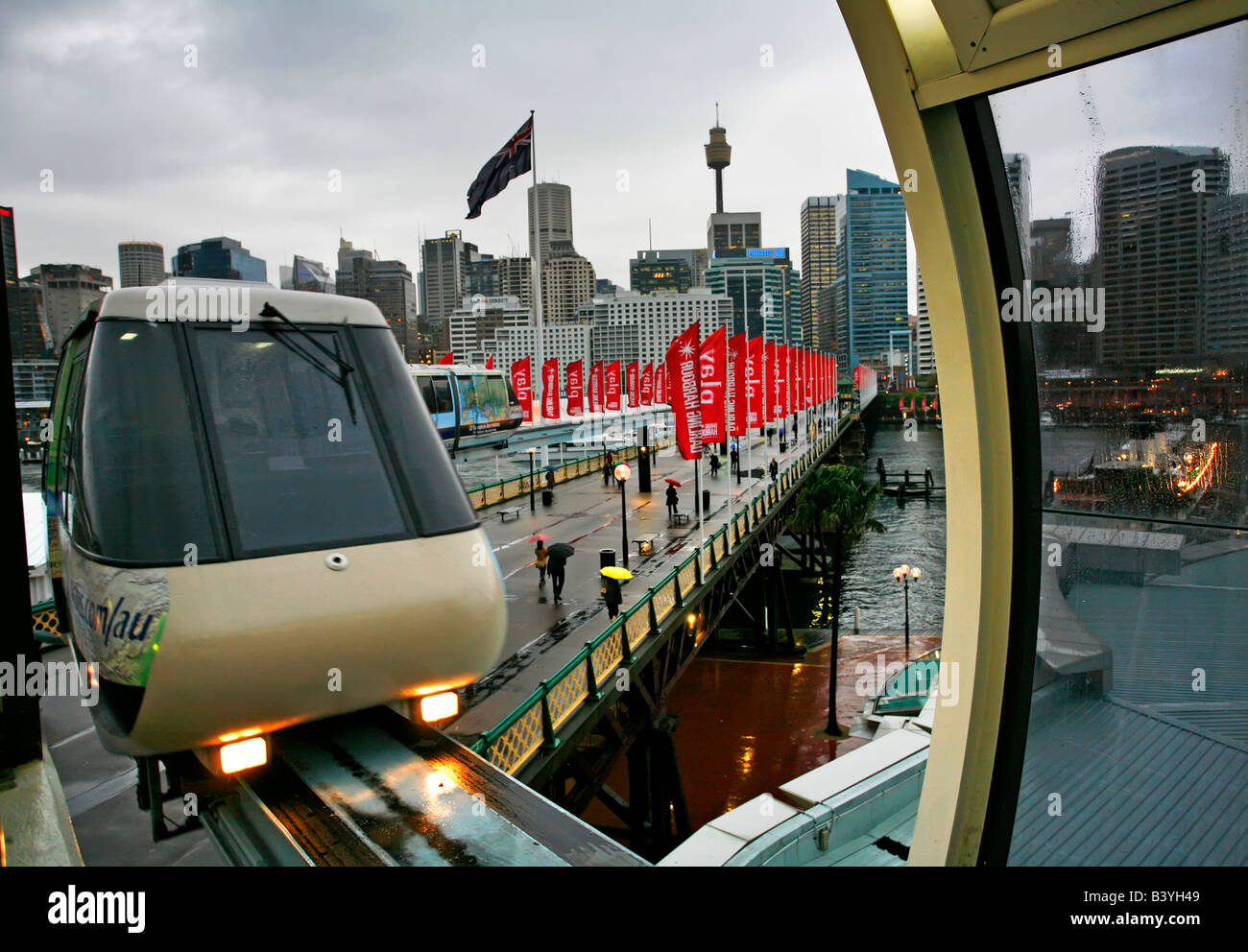 Darling harbor sydney monorail hi-res stock photography and images - Alamy