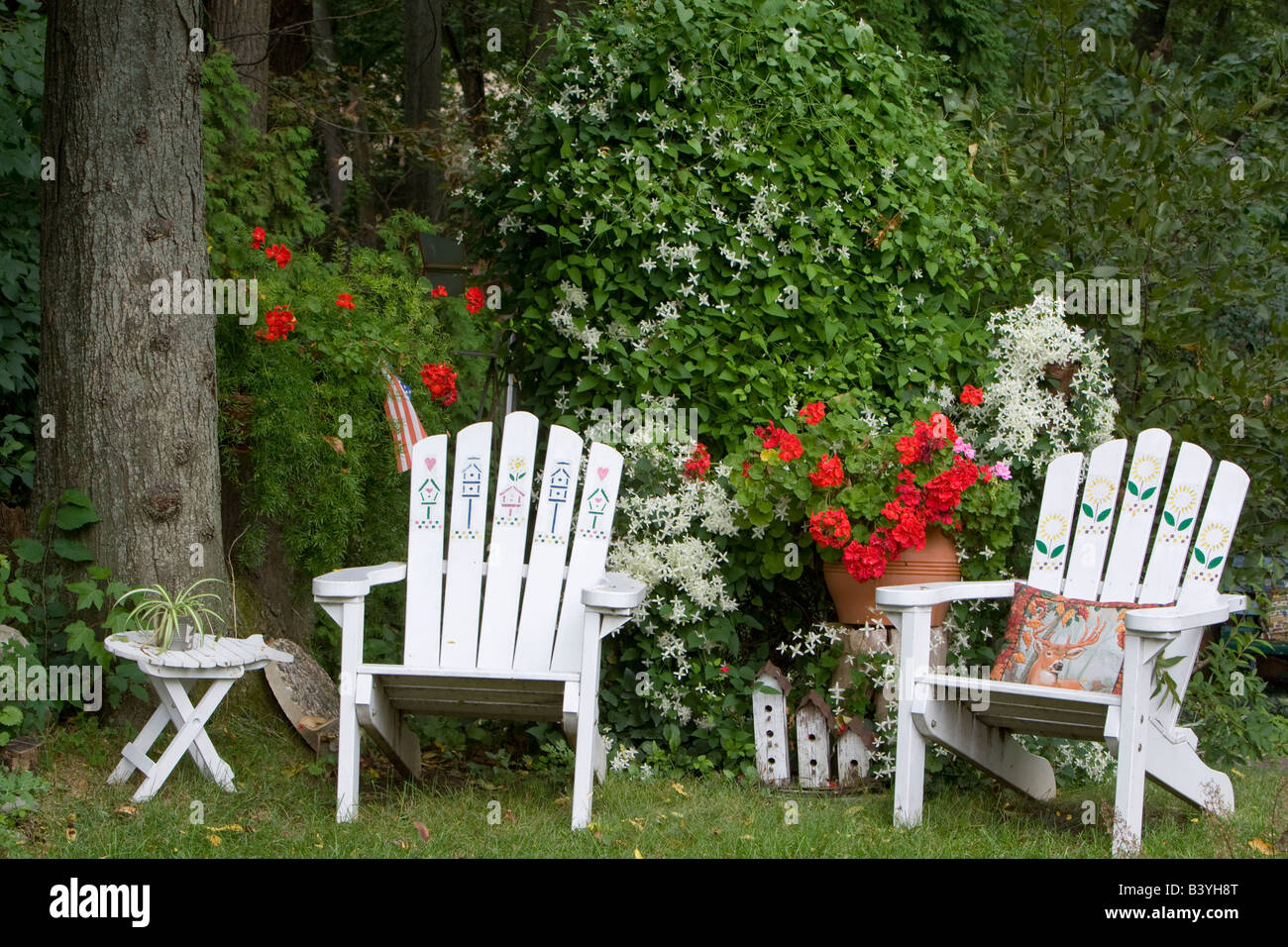 Backyard garden display Stock Photo - Alamy