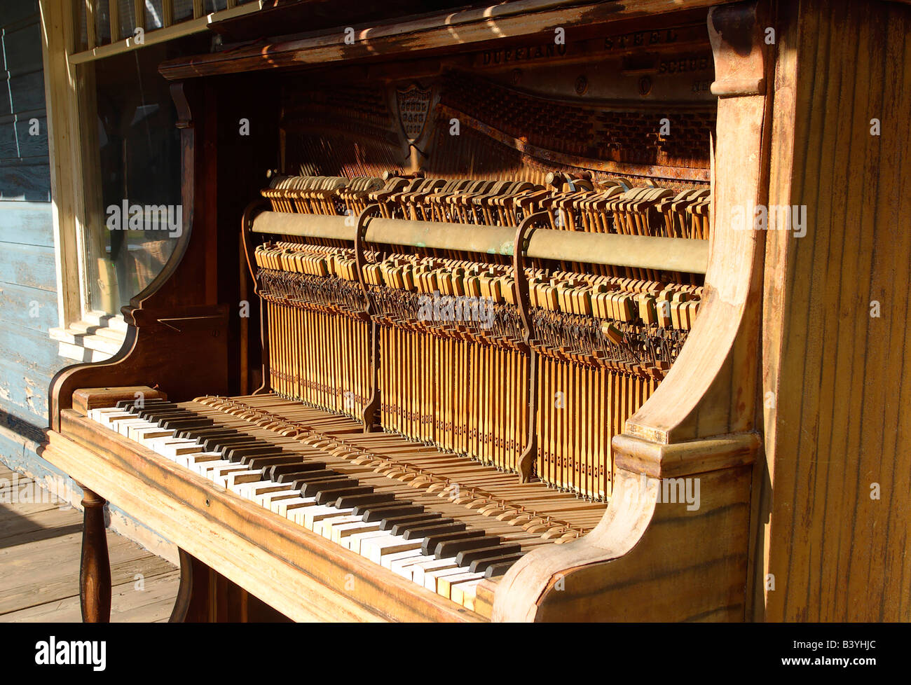 Piano on main street hi-res stock photography and images - Alamy