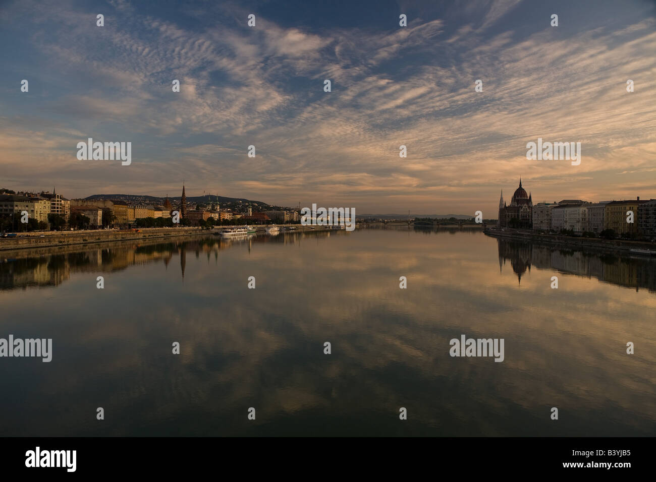 Danube river tourism hi-res stock photography and images - Alamy