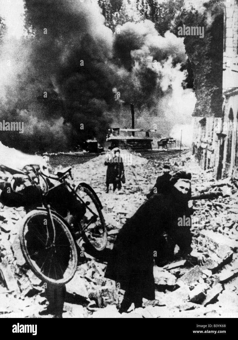 Wwii bicycle Black and White Stock Photos & Images - Alamy