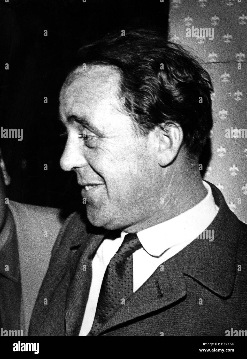 Heinrich böll 1972 hi-res stock photography and images - Alamy