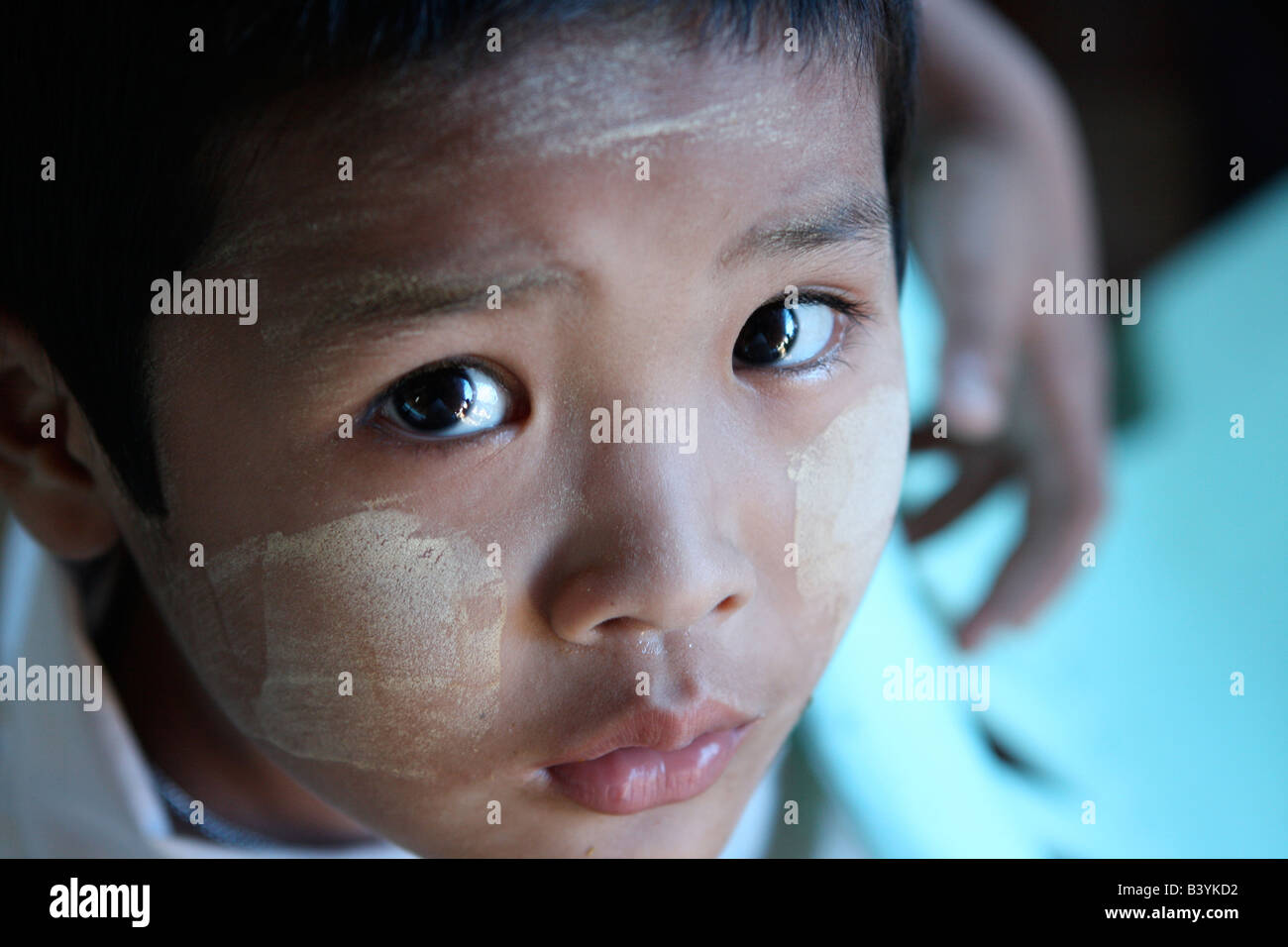 Poor boy portrait myanmar hi-res stock photography and images - Alamy
