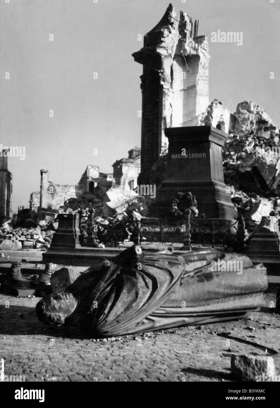 Dresden 1945 hi-res stock photography and images - Alamy
