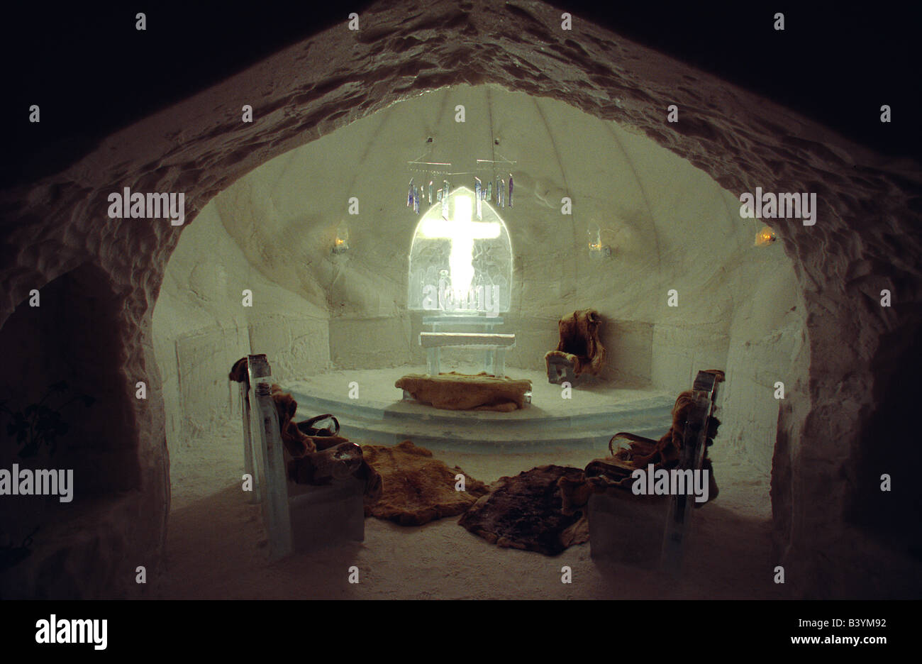 Igloo interior hi-res stock photography and images - Alamy