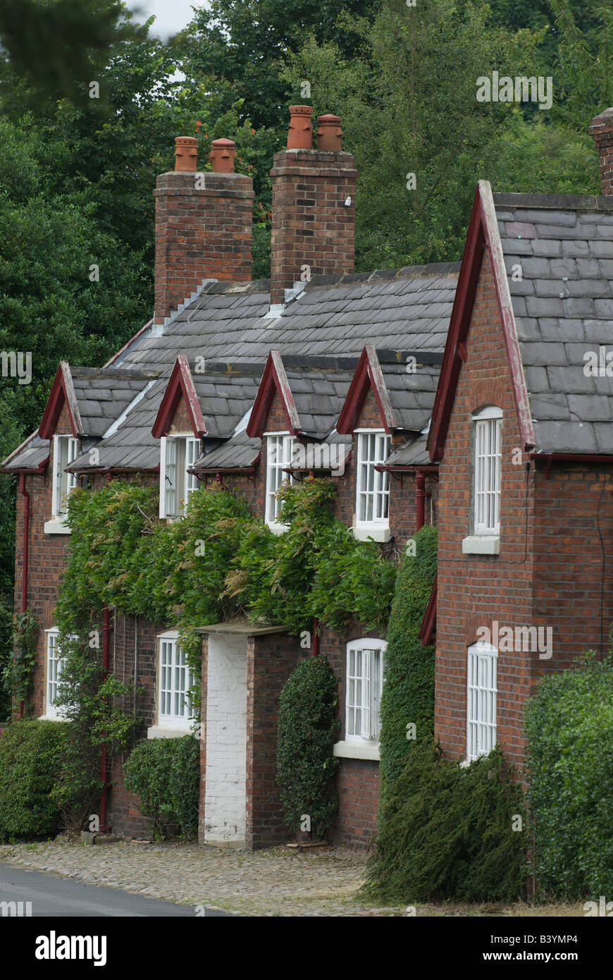 Cottages on the Tatton Estate village of Rostherne, near Knutsord ...