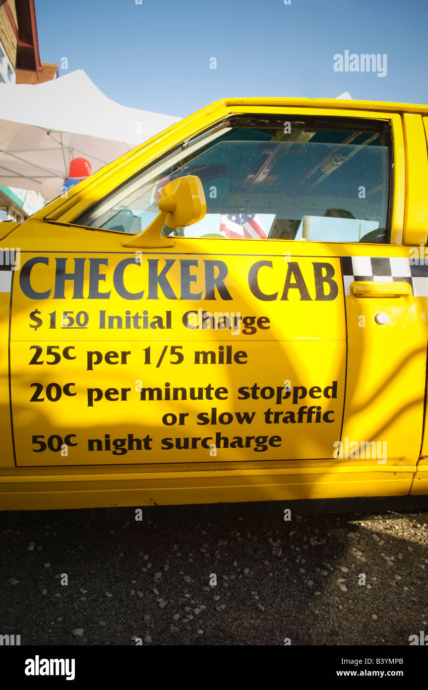 Checker cab hi-res stock photography and images - Alamy