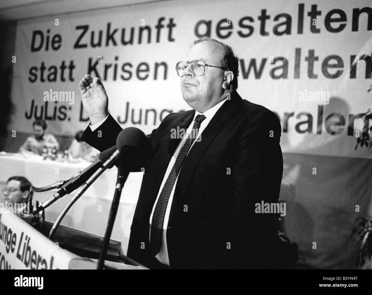 Bangemann, Martin, * 15.11.1934, German politican (FDP), half length ...