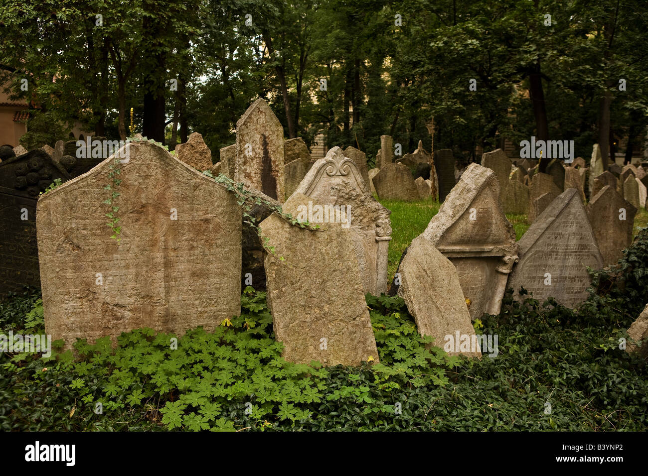 Jewish gravestones hi-res stock photography and images - Alamy