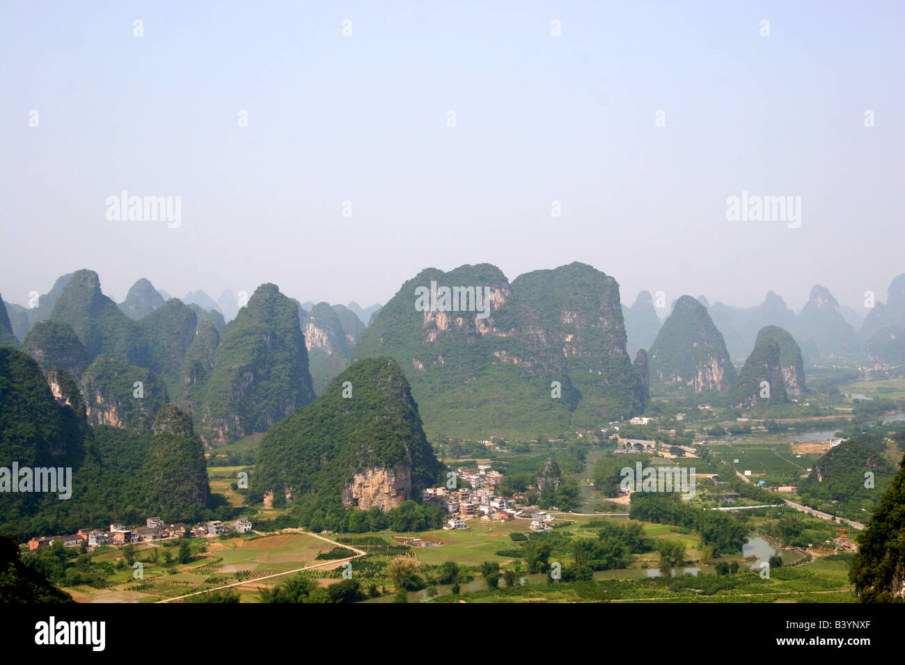 Li River running through Karsk mountain scenery near Yangshou China ...