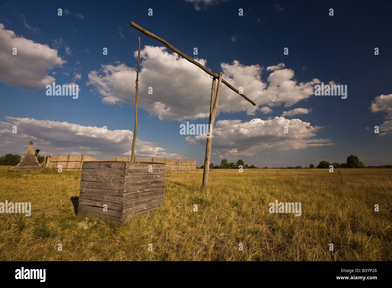 A typical draw well in the Puszta Stock Photo - Alamy